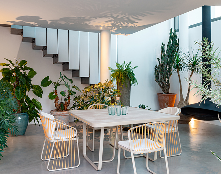 The Sally table: a work of design with a unique character | Ciat Design